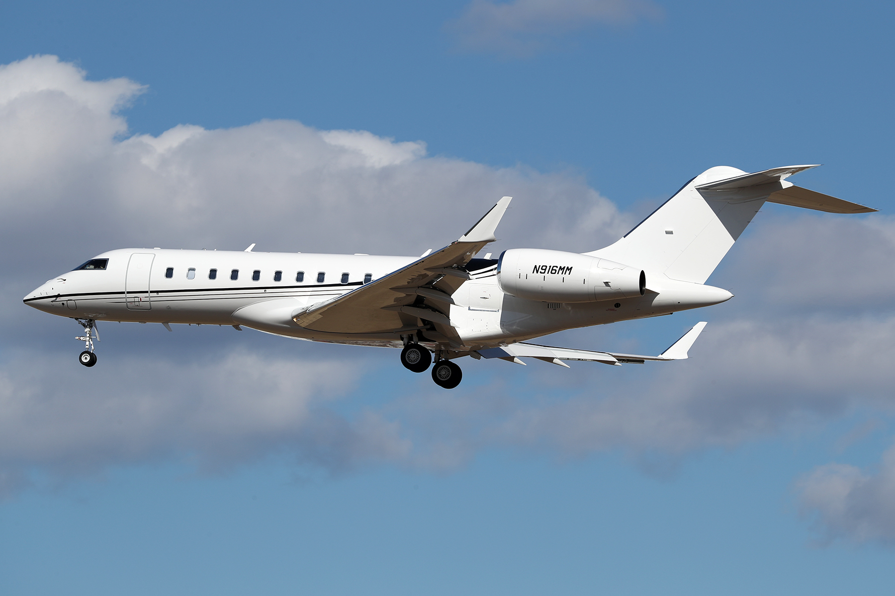 Untitled Bombardier BD-700-1A10 Global 6000