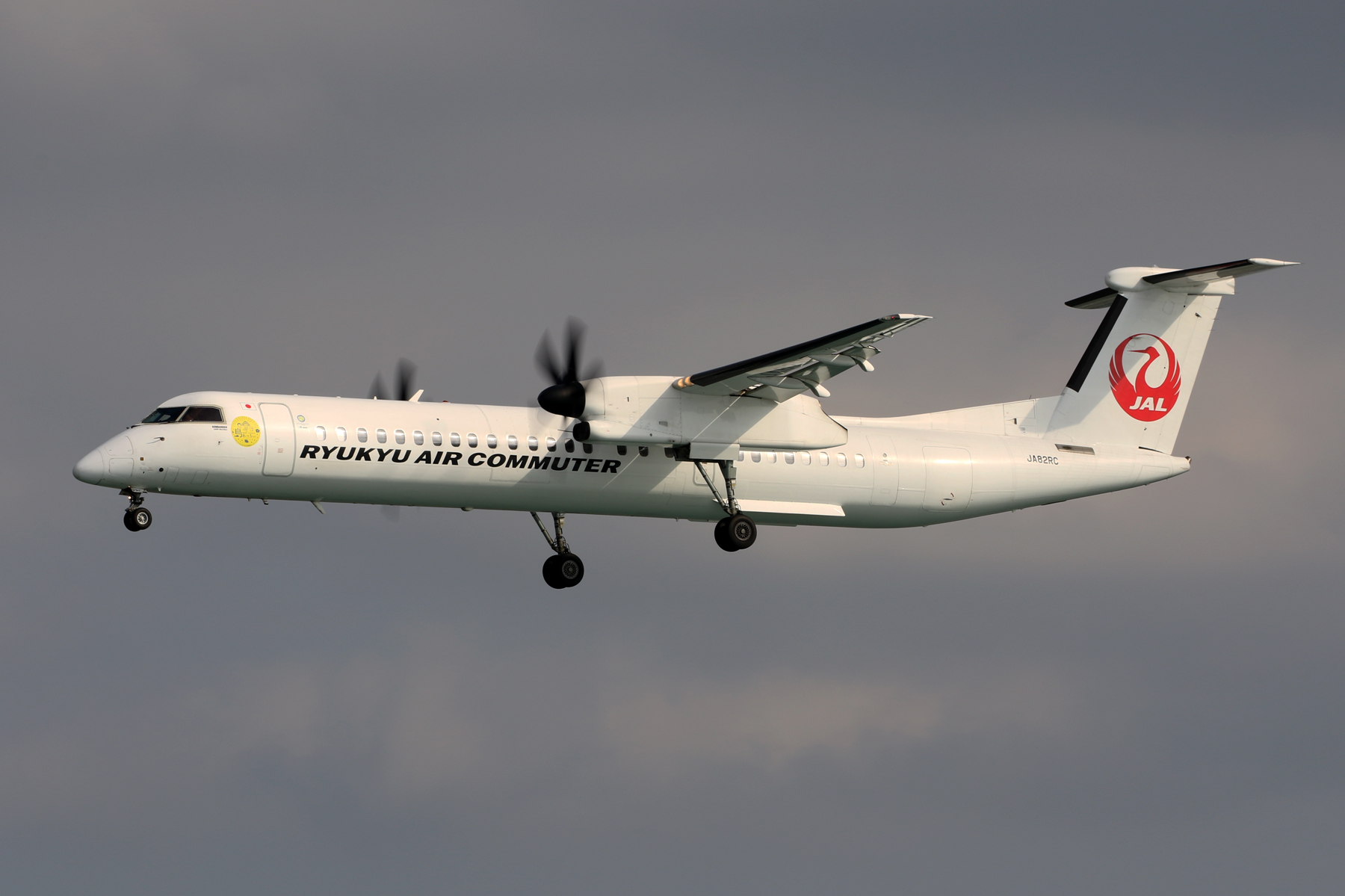 Ryukyu Air Commuter - RAC Bombardier Q400 CC